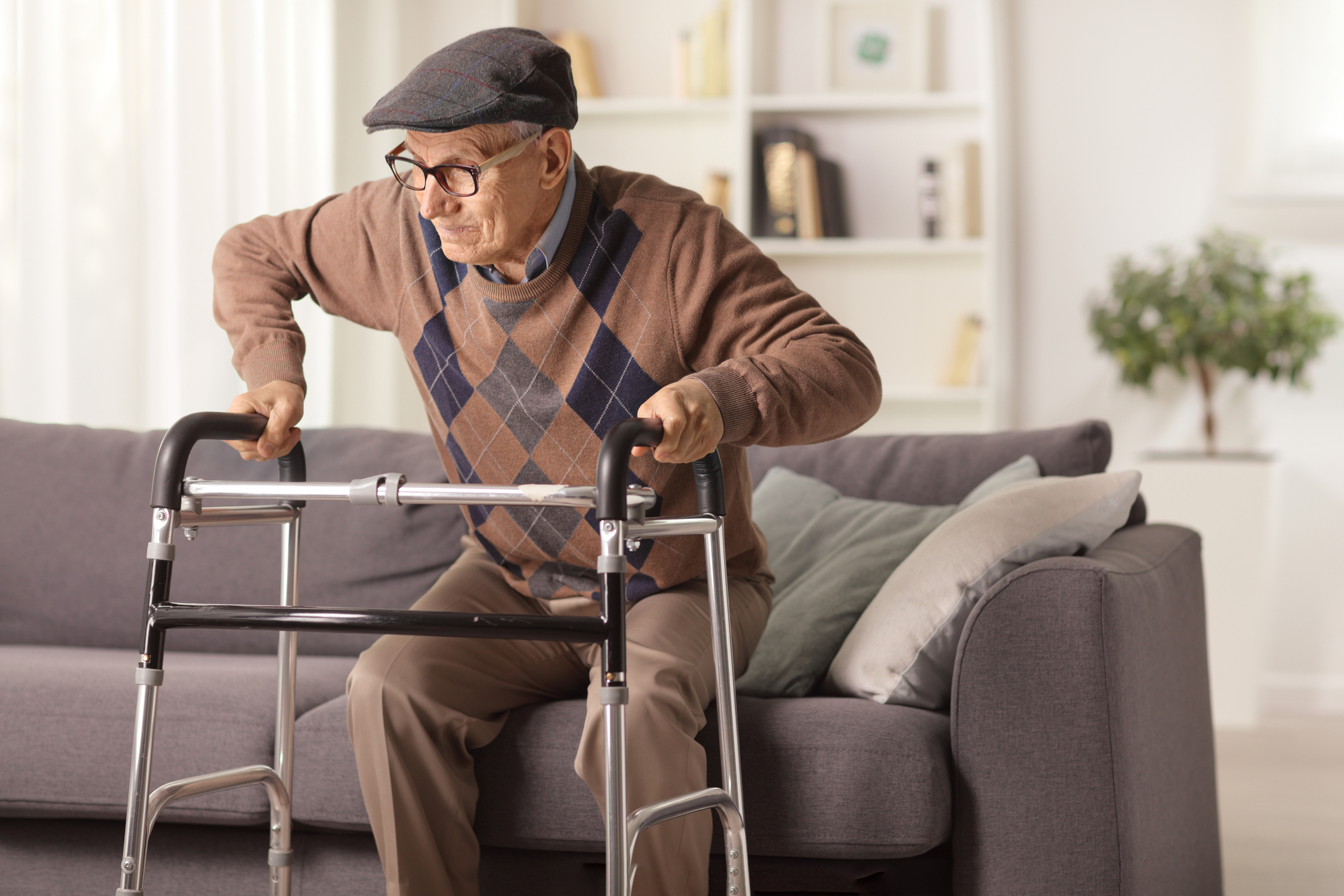 Dealing with Mobility Issues for Seniors | Eden Senior Care